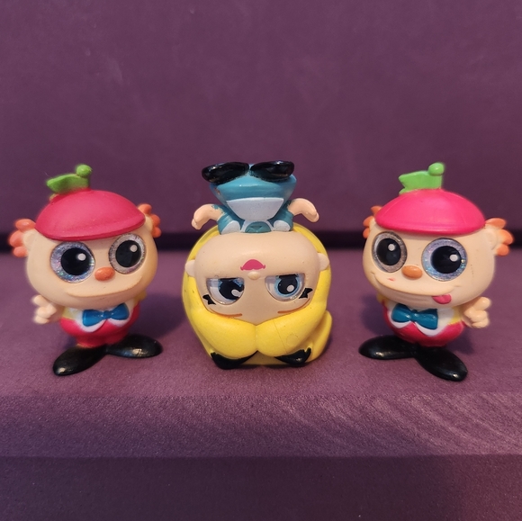 Disney | Toys | Disney Doorables Series 8 Alice Tweedle Dum And Tweedle ...